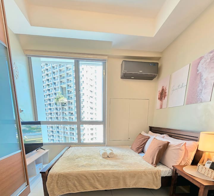 Cozy Condo In Pioneer Mandaluyong | Wifi | Netflix - Taguig