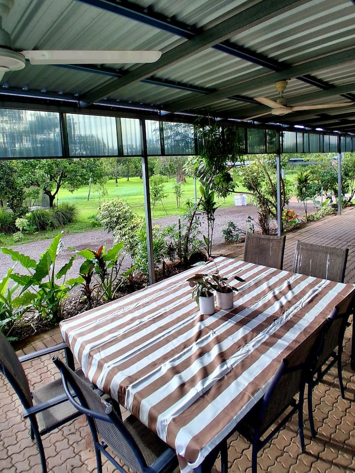 Easy Living At Fly Creek Farm - Livingstone