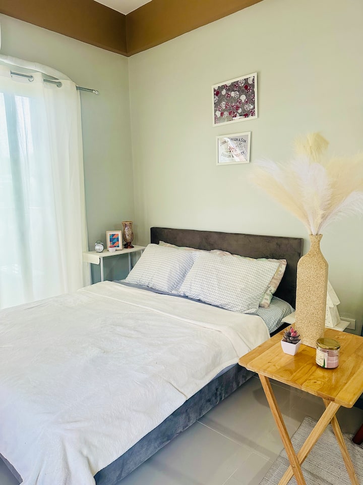 Crosswinds Cozy Alpine Stay Free Parking & Netflix - Talisay