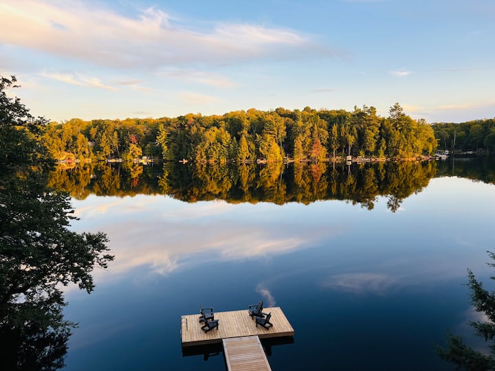 Charming Lakeside Retreat On Otter Lake - Ontario
