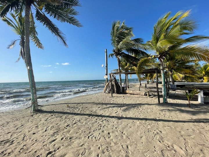 Hermosa Cabaña Frente Al Mar - Santiago de Tolú
