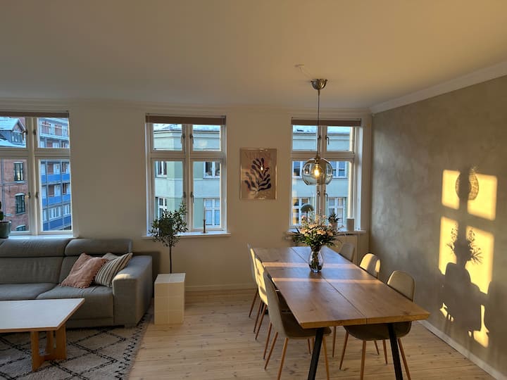 Stor Lys Lejlighed Tæt På Centrum - Copenhaguen