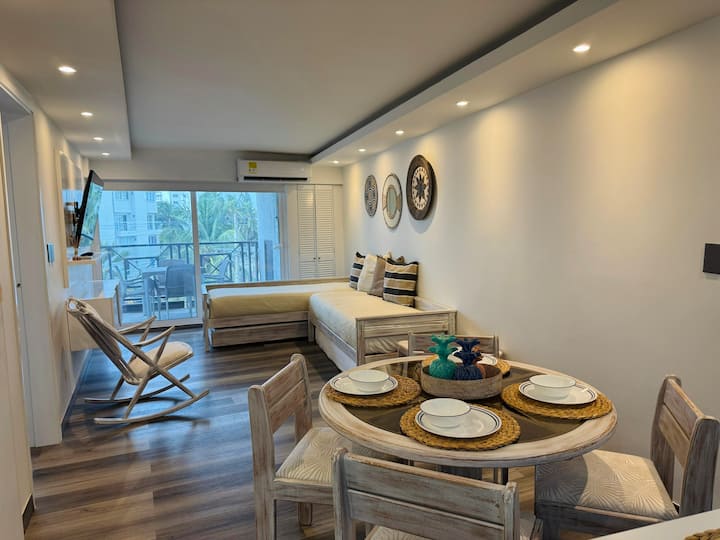 Apto Exclusivo Con Balcón A 1 Cuadra De Playas - San Andrés