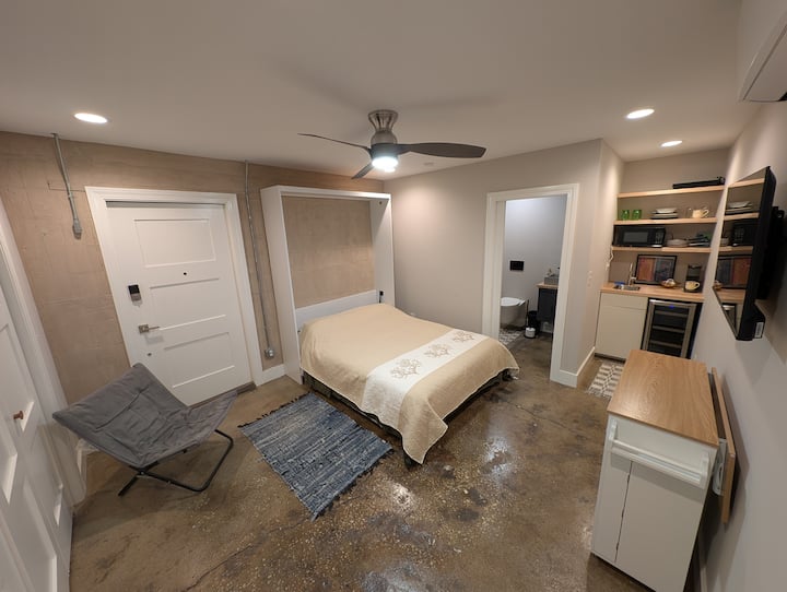 Simple Executive Suite - Charleston, SC