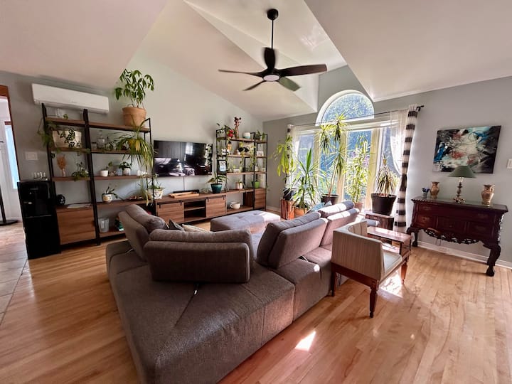 Maison Tranquille Avec Piscine Et Spa. - Granby