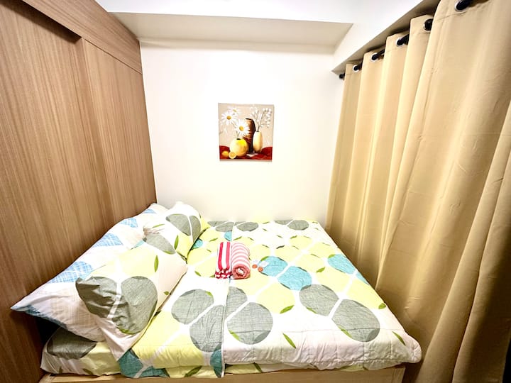 Lovely Condo W/ Balcony, Wifi, Pool, Gym,makati,12 - Makati