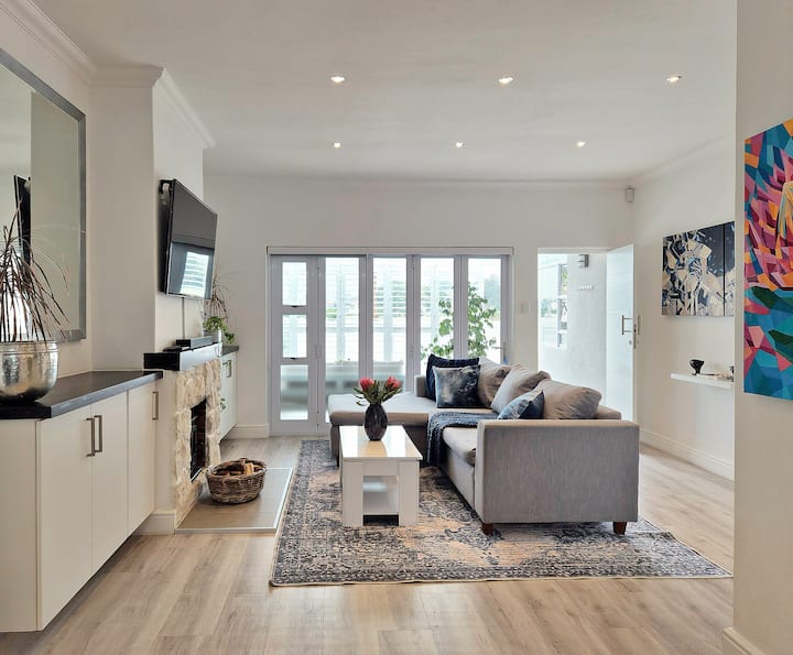 Cozy Holiday Home Close To The Center Of Hermanus - Hermanus