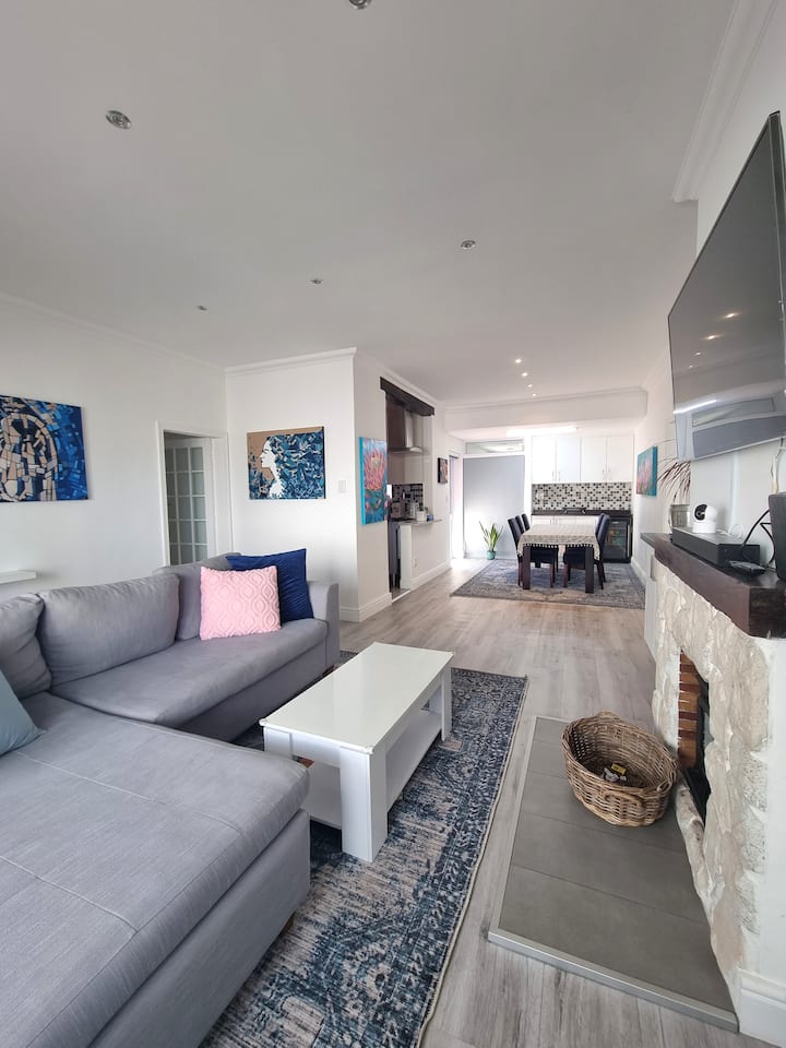 Cozy Holiday Home Close To The Center Of Hermanus - Hermanus