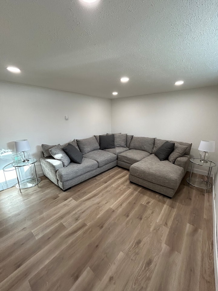 Frankies Flat At 18th Street - Bismarck, ND