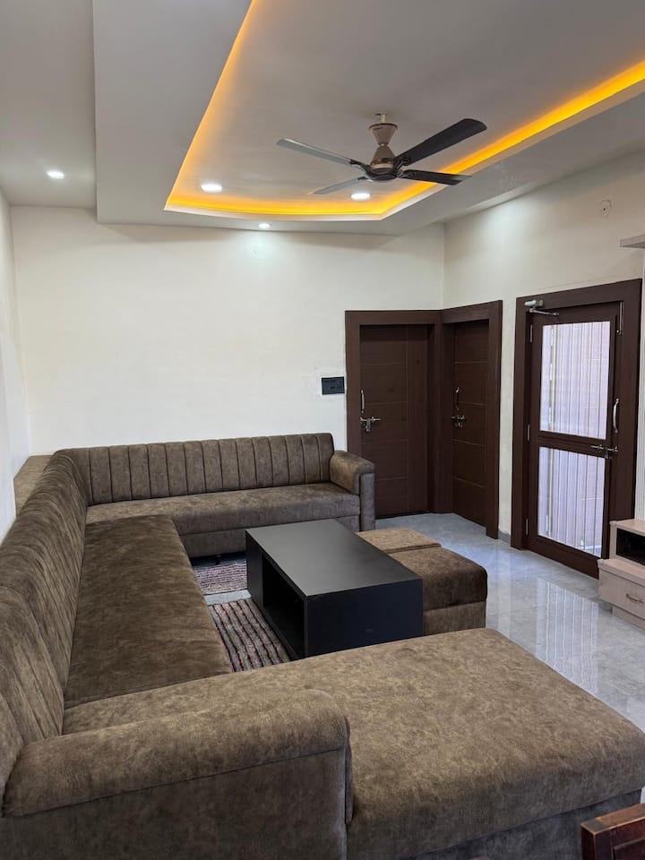 Blessing Divineii 1bhk Ac, Attached Bath,furnished - Jabalpur