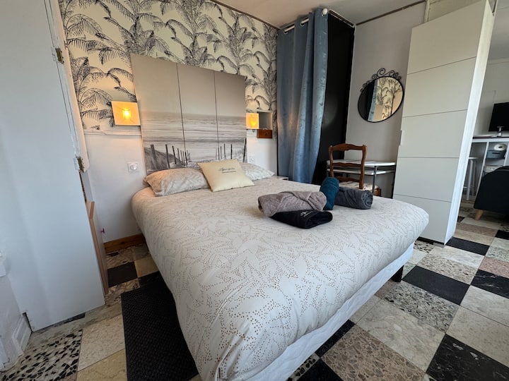 Meuble Chic Avec Parking 24/24 - Melle