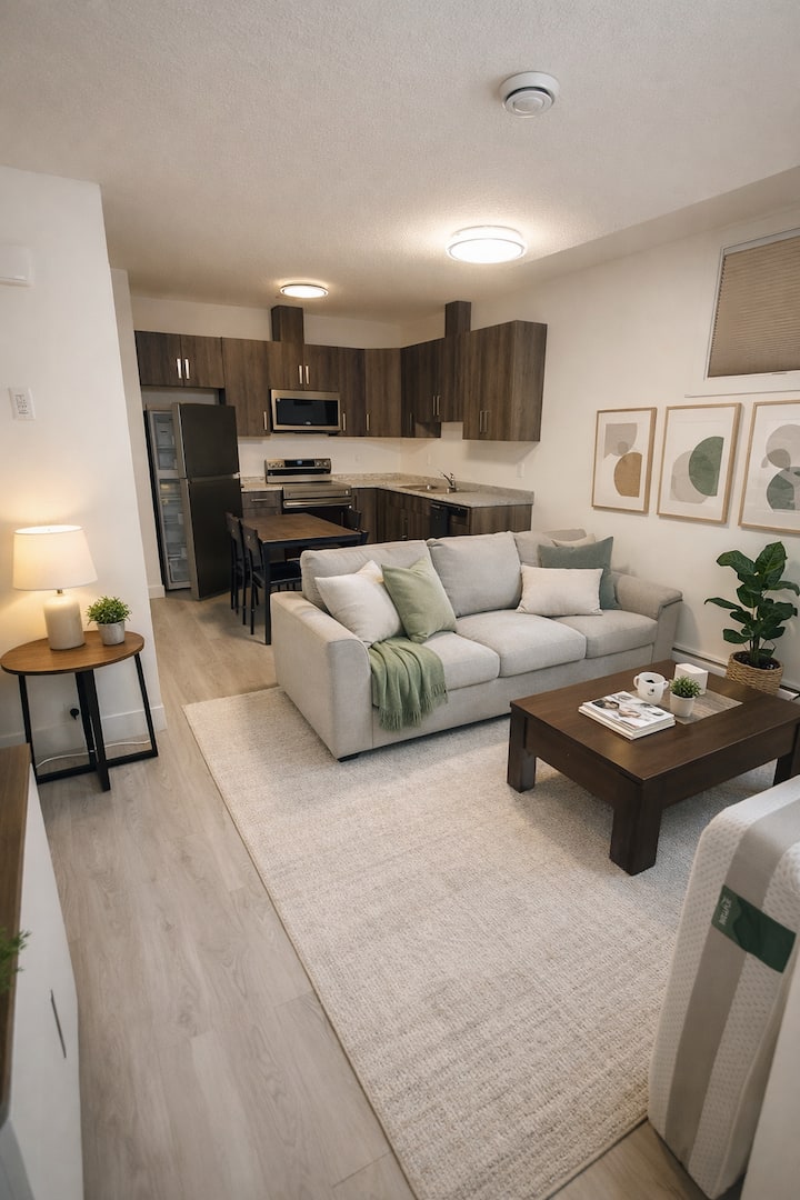Chic & Cozy Stay | Modern Comfort In Saskatoon - Saskatoon