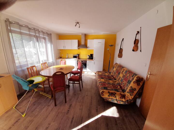 Cozy Guest Room With Eat-in Kitchen And Bathroom - Balduinstein