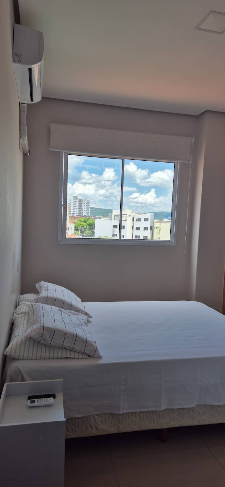 Flat Com Elevador, Garagem E Ar Condicionado - Montes Claros