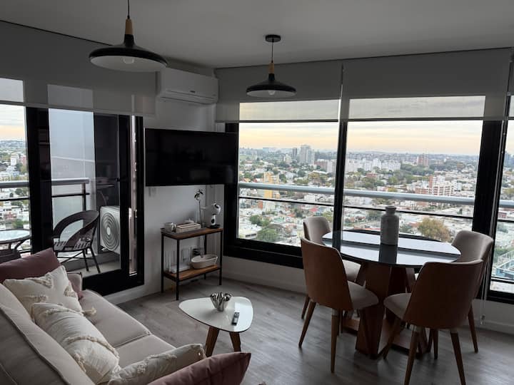 Hermoso Y Cómodo Depto. Piso 23 - Montevideo