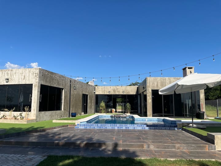 Casa A Estrenar Frente Al Lago - Ypacaraí