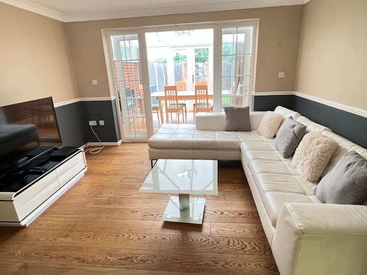 4 Bed House Sittingbourne 6 Beds - Sittingbourne