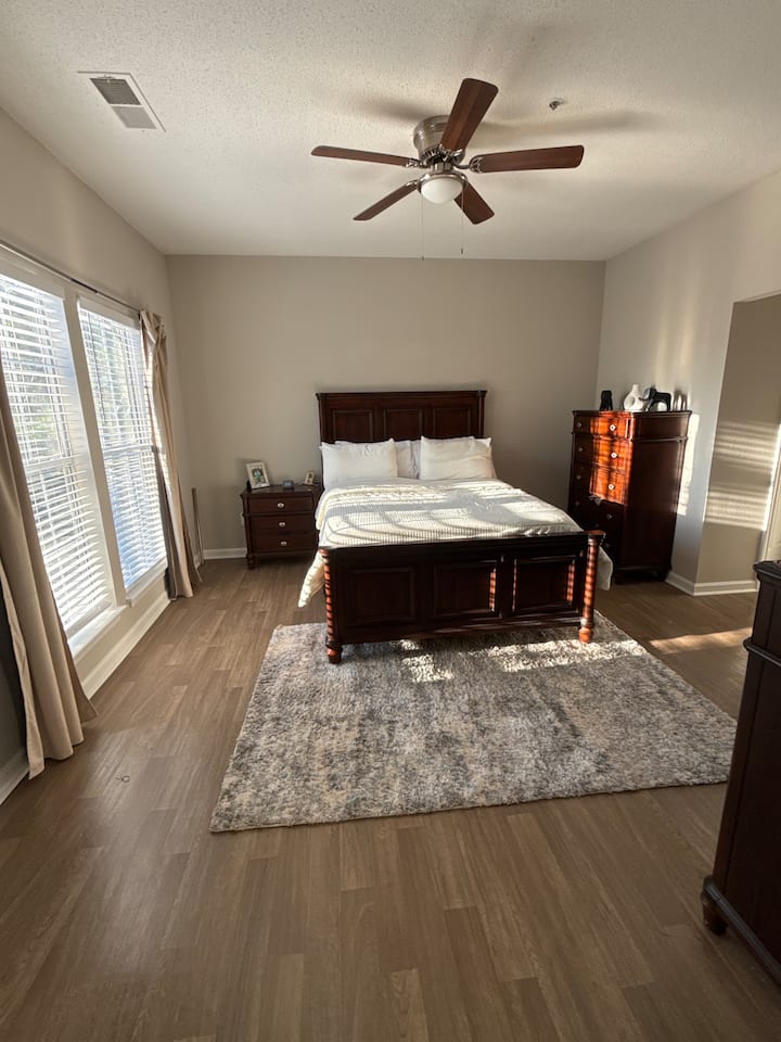 Chic & Cozy Apartment Getaway - Newnan, GA