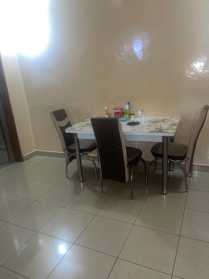 Emplacement Exceptionnel, Vaste Et Chaleureux - 