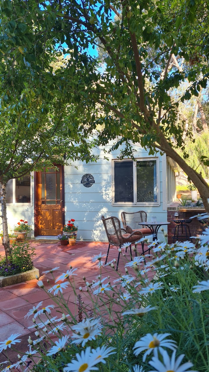 Studio1110 - Australia