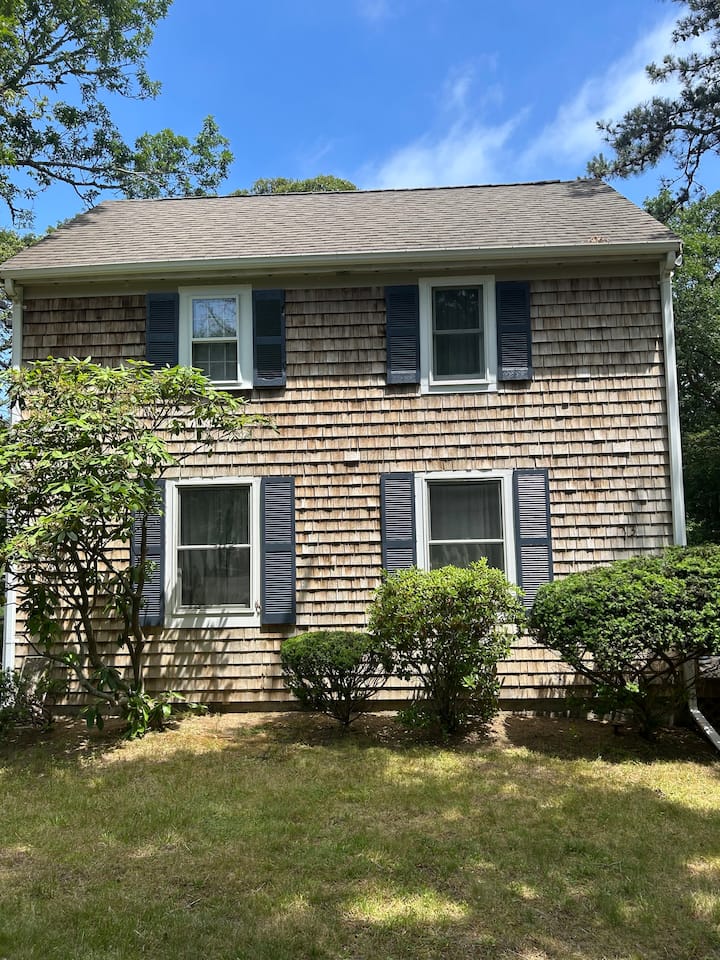 Saltbox Cottage In Oak Bluffs - Martha's Vineyard, MA
