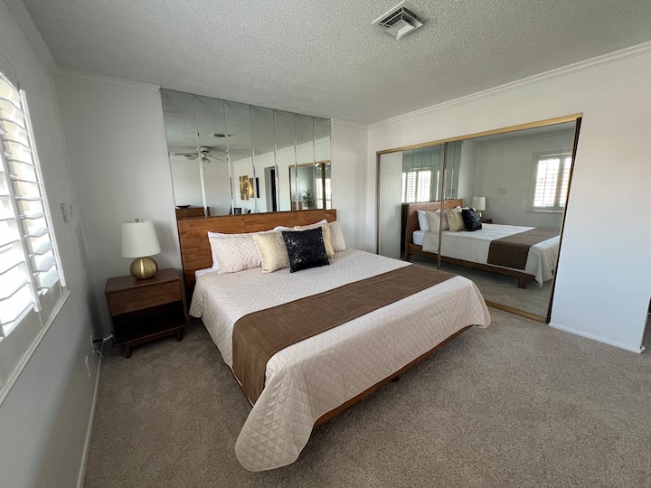 Vegas Oasis - Las Vegas, NV