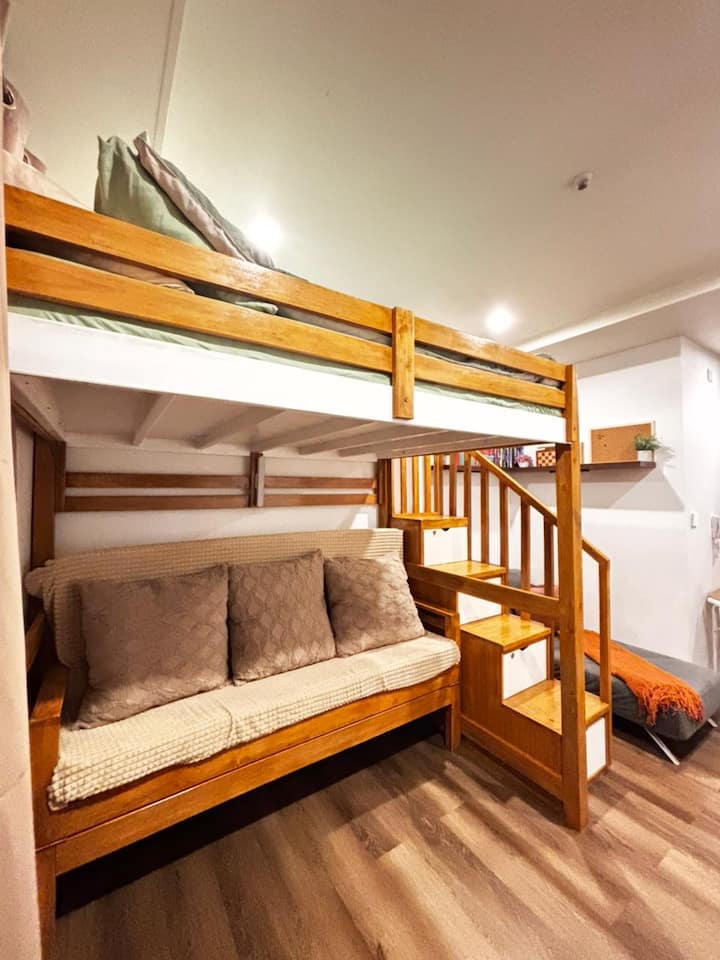 Cozy Baguio Studio | Fast Wi‑fi & Work Desk - Baguio