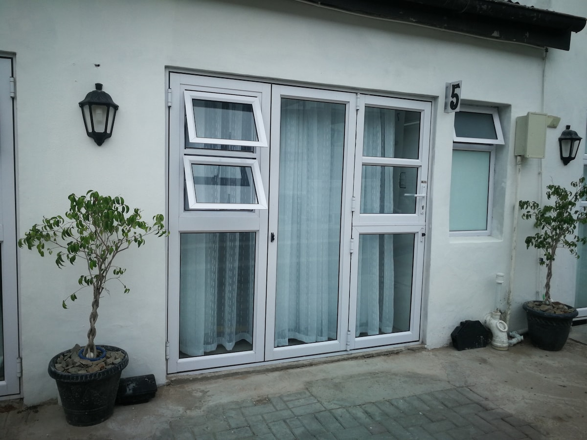 M Group B&B - Room 5 - Houses for Rent in Qonce, Eastern Cape, South ...