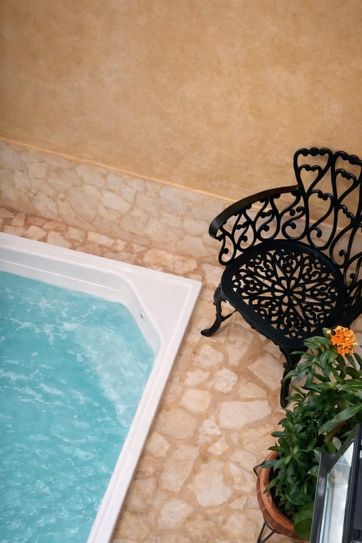 House Of The Aunt: Colonial, Jacuzzi, Ac-king Beds - Santa Fé de Antioquia