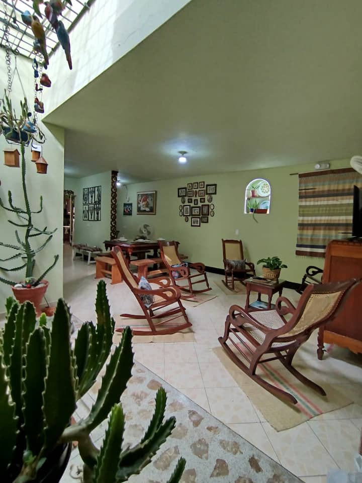 Casa De La Tía · Colonialhome+w/ Jacuzzi+near Park - Santa Fé de Antioquia