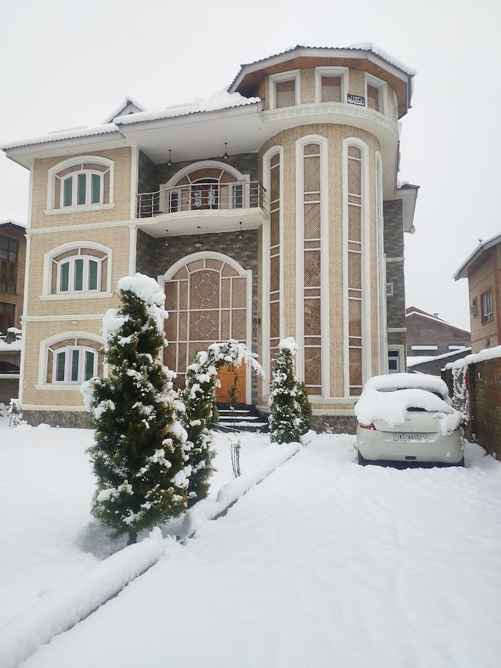 Mehfil:3bhkby Comfort Zone - Srinagar