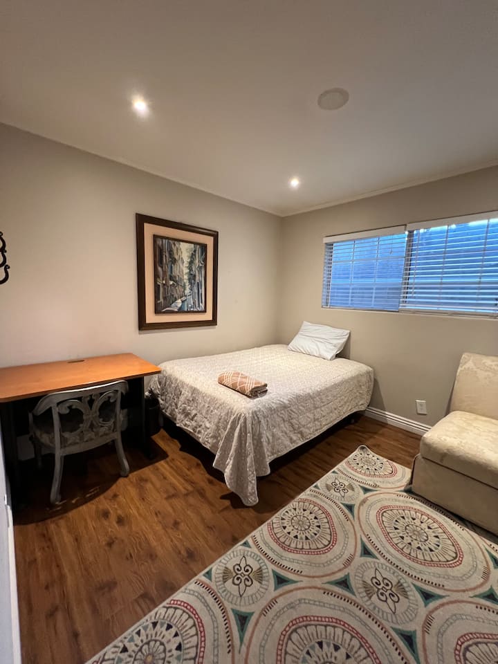 Room In Home With Beautiful City Views - Mission Viejo, CA