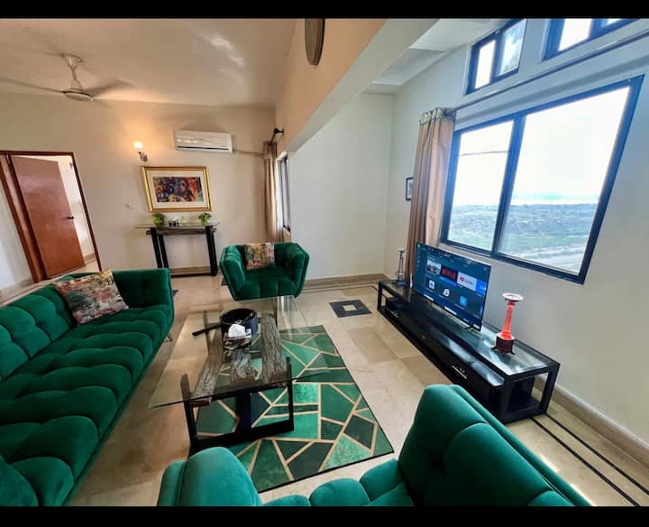 Beachfront Penthouse 4br With Panoramic Sea Views! - Karachi
