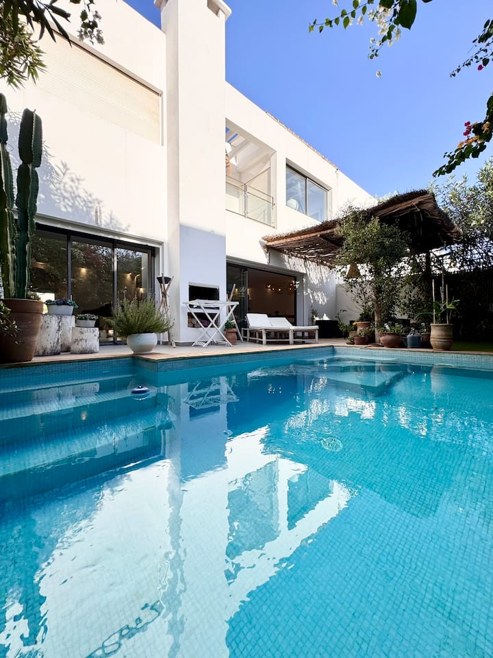 Golfside Luxury Villa • Modern Design & Comfort - Agadir
