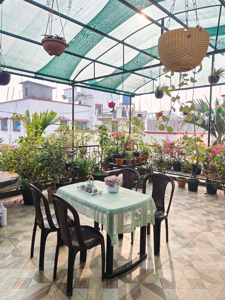 Tulip Inn-2bhk Rooftop Ac Near Kamakhya - 구와하티