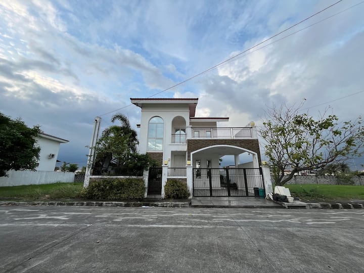 Enjoy Serene Getaway Staycation - Cavite