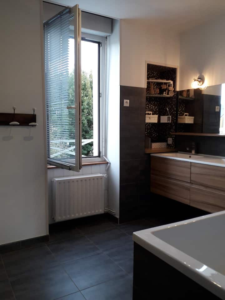 Chambre Pour Trois Personnes - Nantes