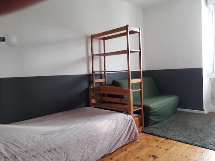 Chambre Pour Trois Personnes - Nantes