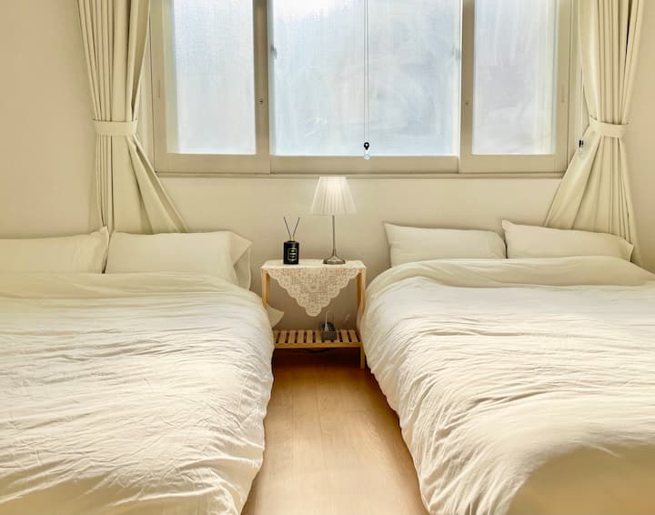 청주 복대동 최대 10인 단체숙소 | 가족모임·출장에 편한 넓은 3룸 - Daejeon