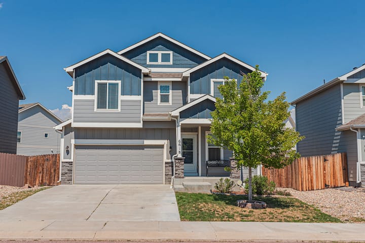 +Marvelous Mandan Dr+ *Freewine,gameroom,&hot Tub* - Colorado Springs, CO