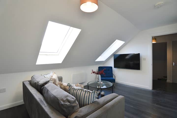 Stylish 1-bedroom Loft Flat - Kirkcaldy