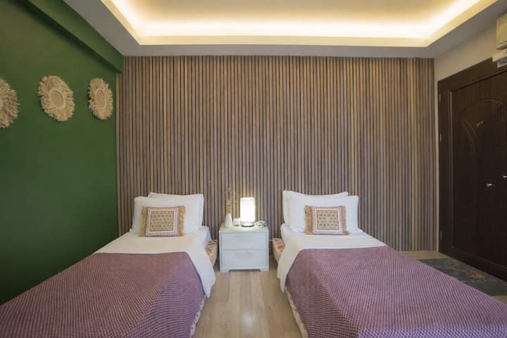 0101 • Mütehassis - Balat