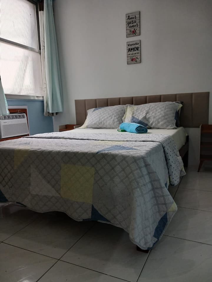 Copacabana 50m Da Praia/portaria 24 H / Até 4p - Rio de Janeiro