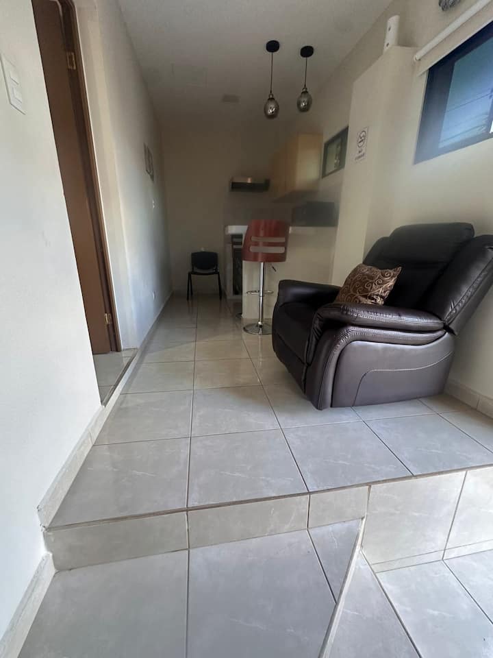 San Salvador, Habitación Privada, Parqueo+wifi - San Salvador