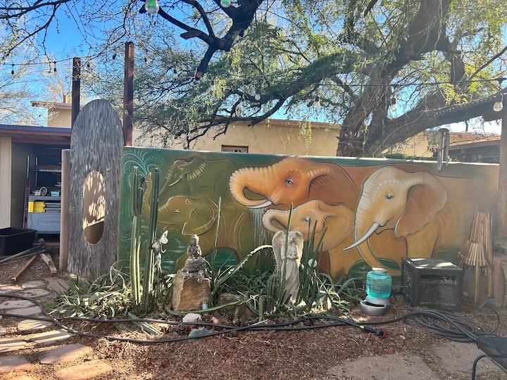 Sweet 2 Bedroom Near Downtown - Tucson, AZ