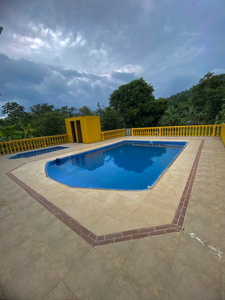 Casa Quinta La Ruidosa - La Mesa