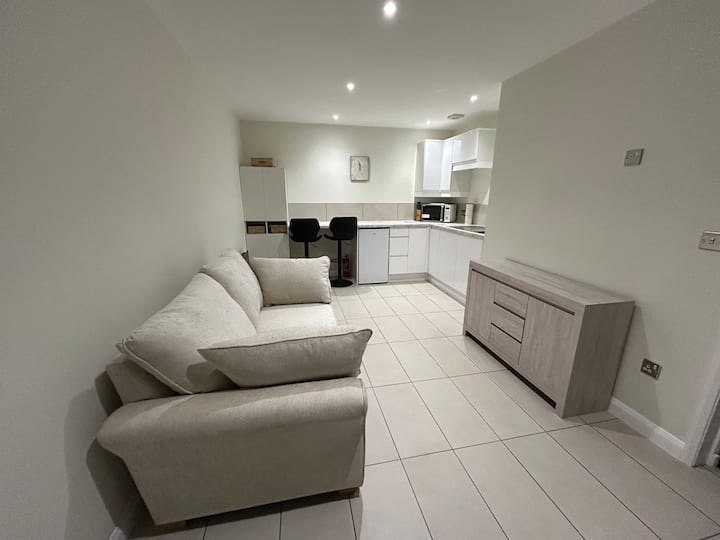 Private Annex In Rural Setting - Bracknell