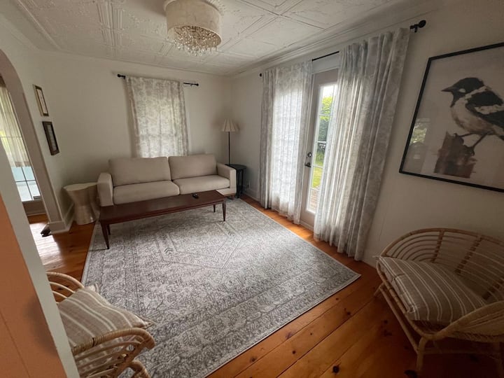 Abingdon Cottage - Crystal Beach