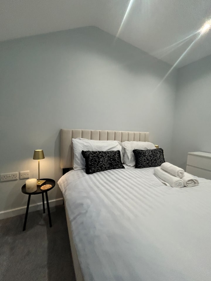 Cosy 4 Bed Apt By Telford Centre - Telford