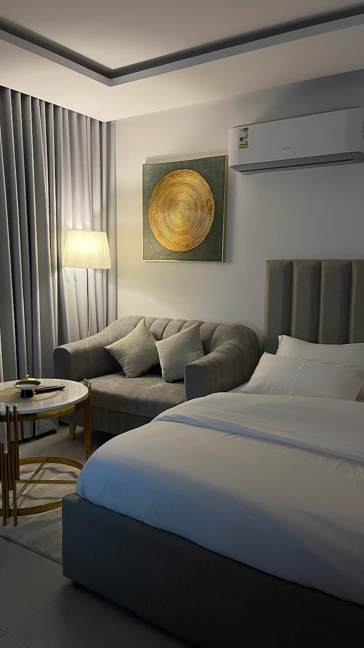 استديو مودرن مميز وأنيق جديدة - Riyadh